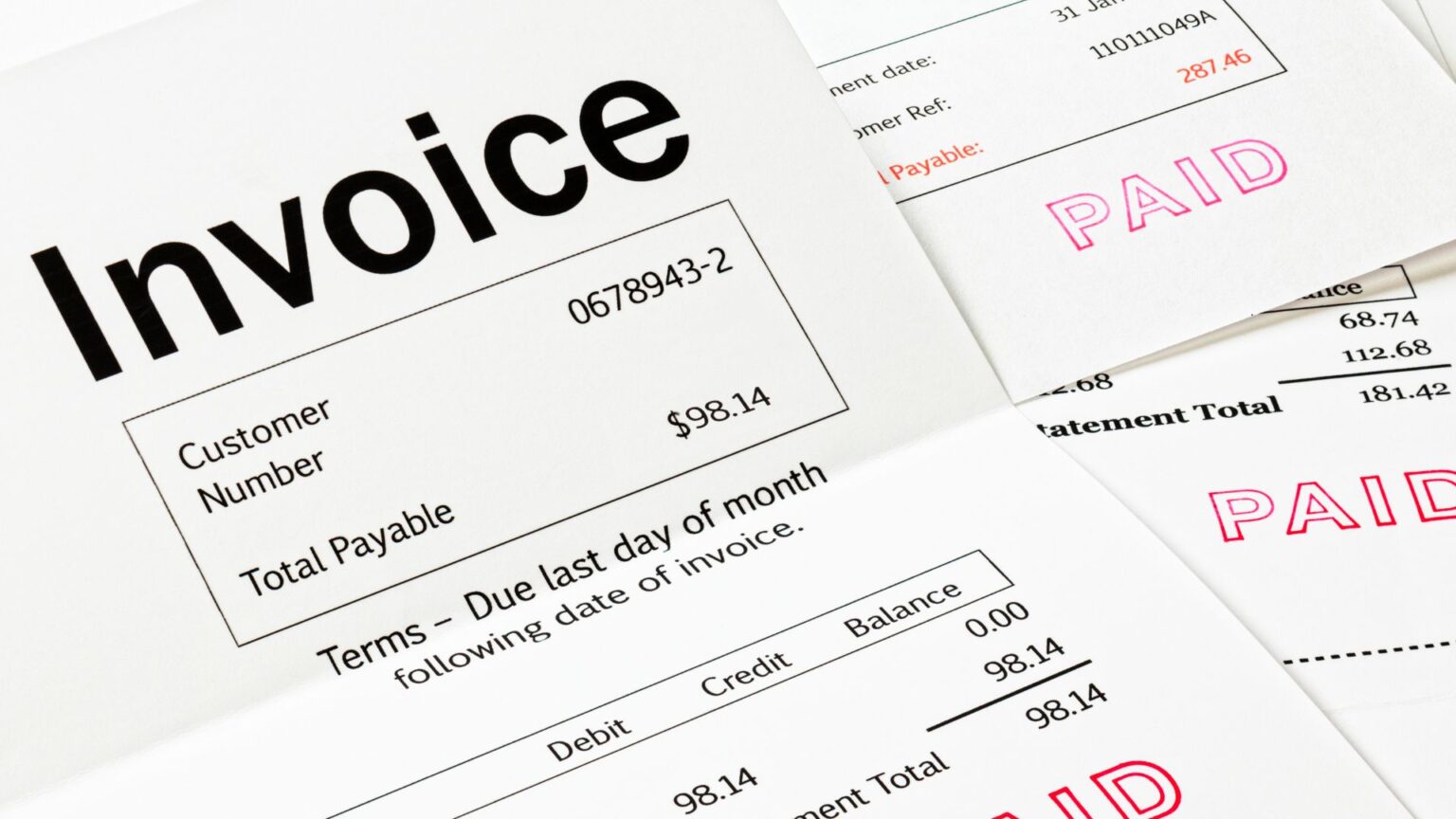 The Difference Between Accounts Payable and Accounts Receivable
